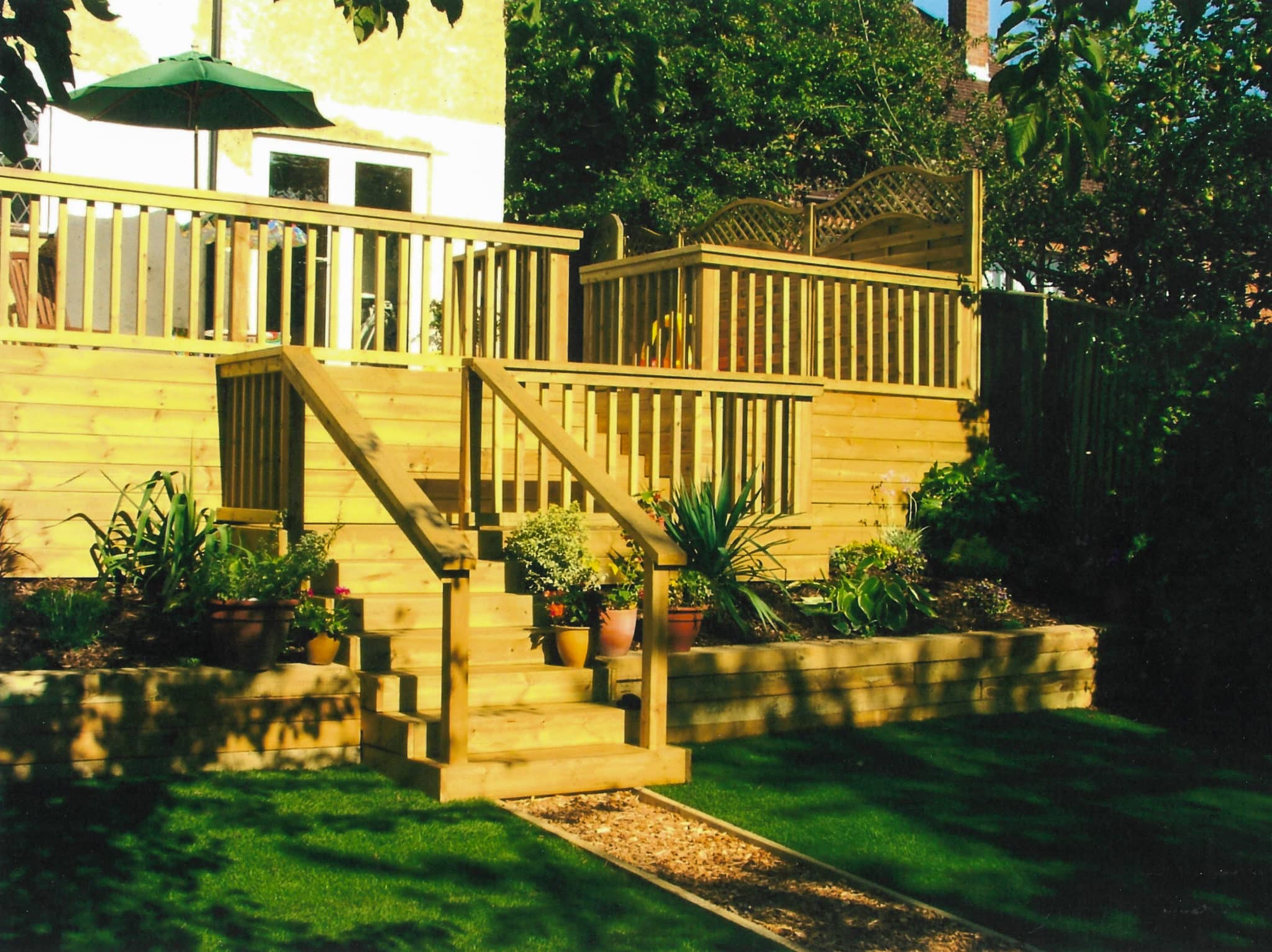 Decking design Ideas for Hardwood decking - Decking Network